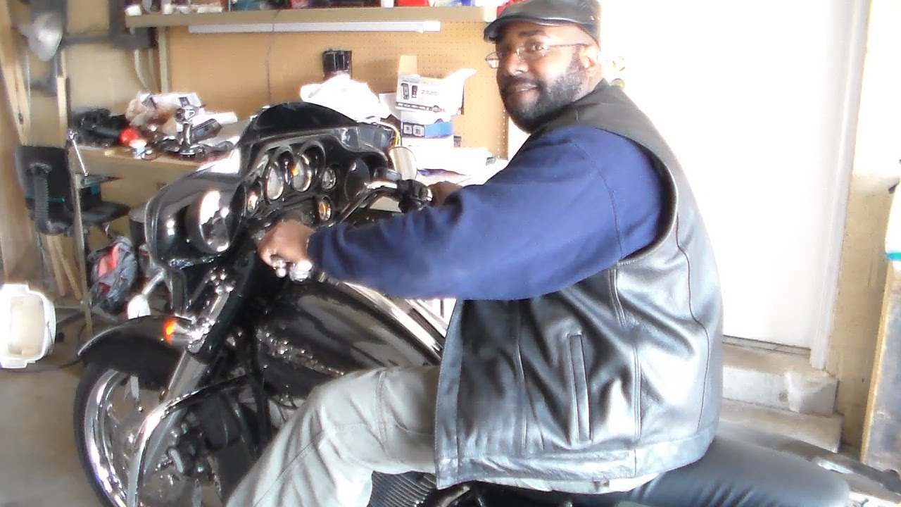Harley-Davidson Street Glide 2-Way Remote Start / Alarm - YouTube