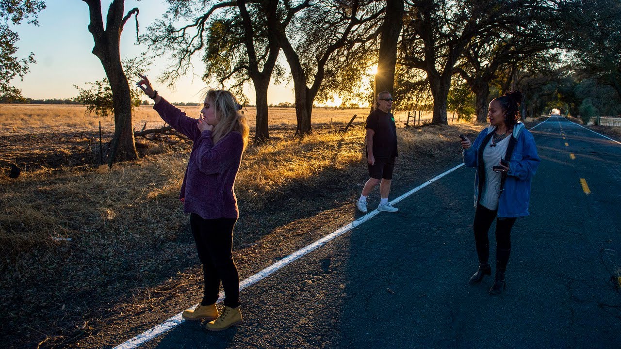 Is Dyer Lane haunted? These paranormal investigators think so - YouTube