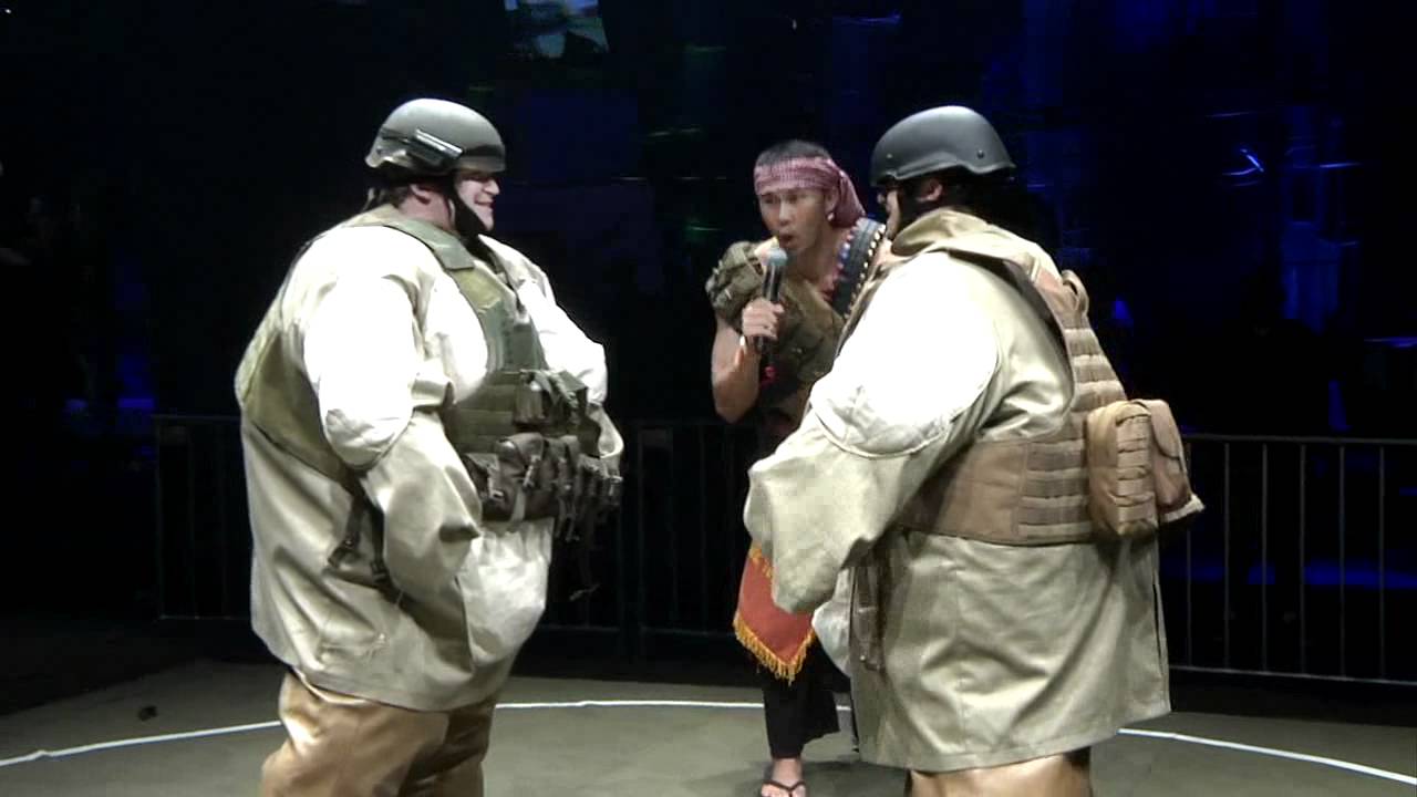 Call of Duty XP 2011 - Juggernaut Sumo Wrestling - YouTube