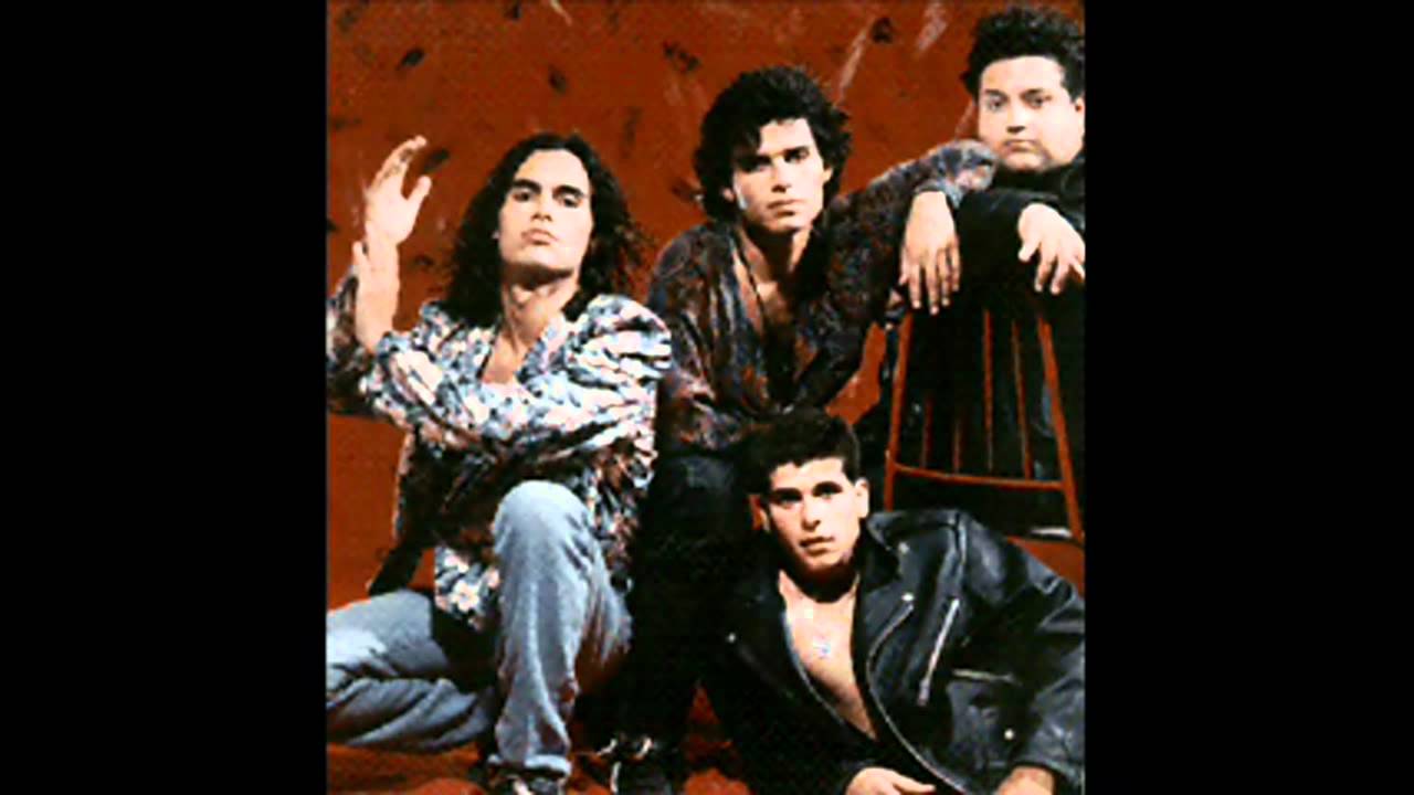 Arena Hash - Kangrejo "Sacudía" (En Vivo 1991). - YouTube