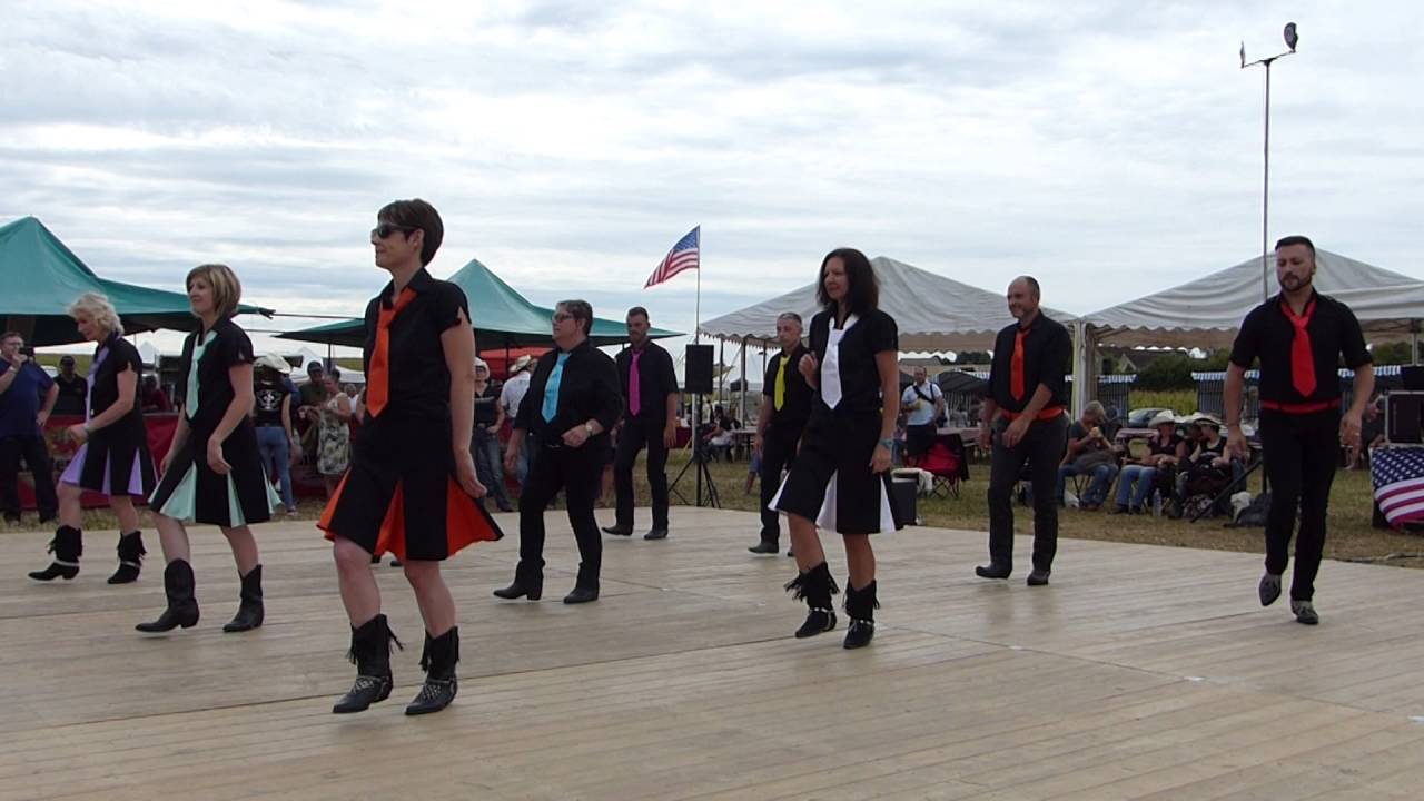 Berry Country Dance - YouTube