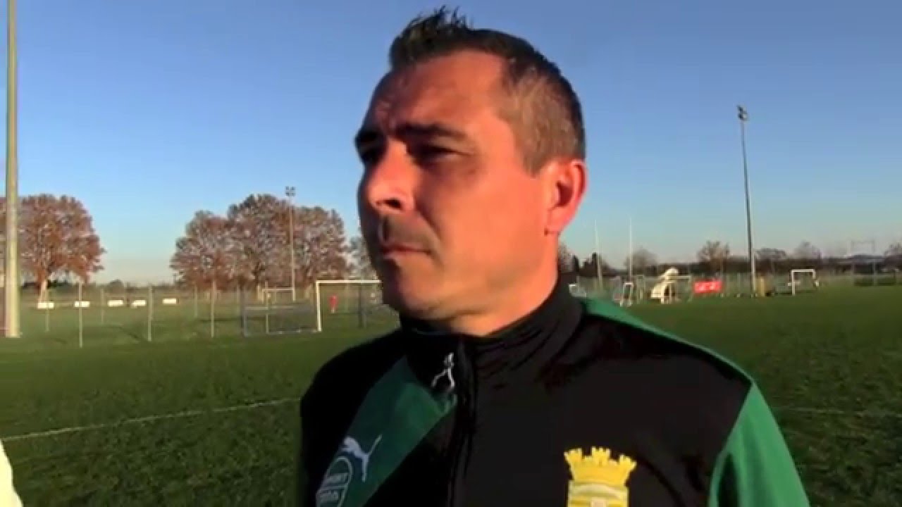 Interview Michael Comyn et l'école de Foot - YouTube
