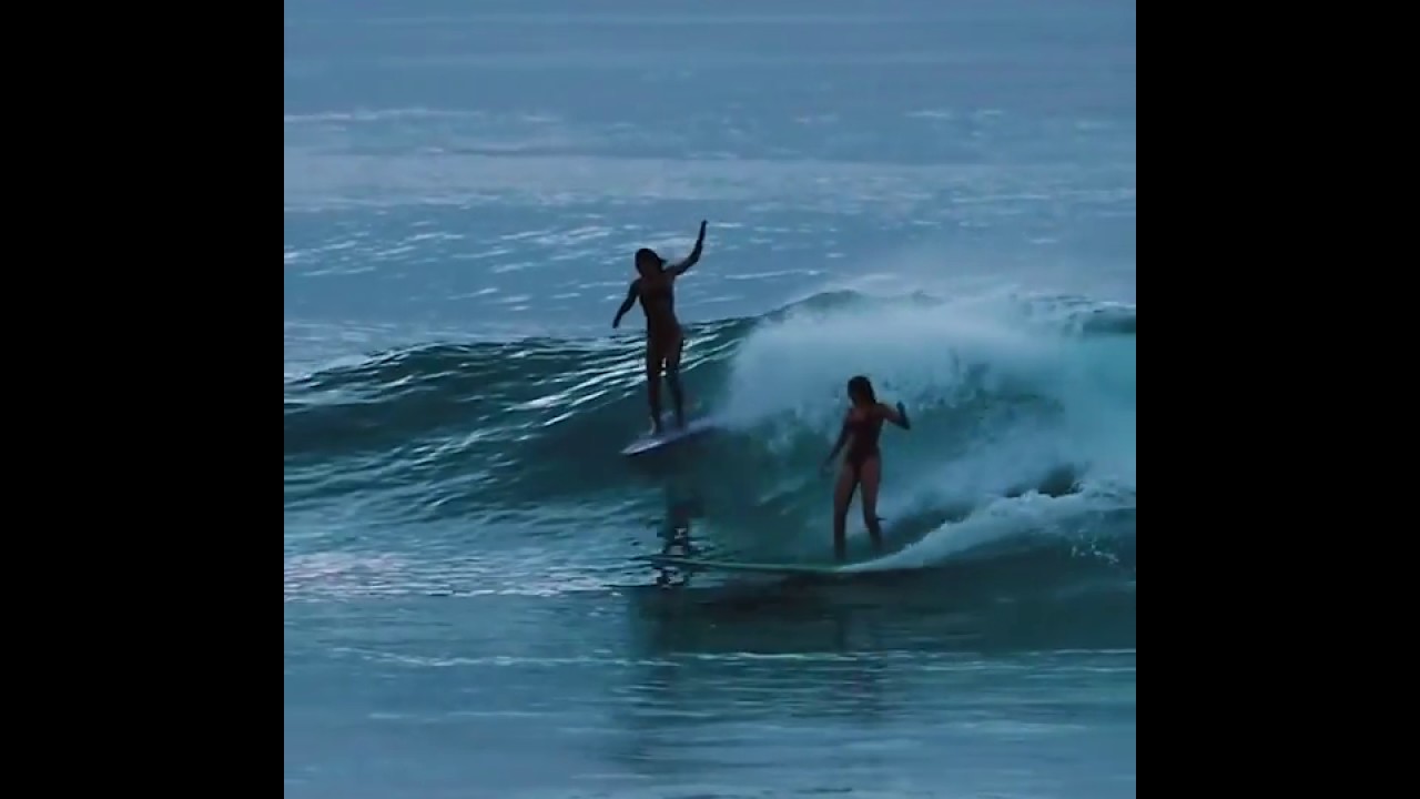 girl surf Kelia Moniz and Natalia Smith - YouTube