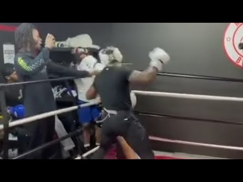 (DISGUSTING!) BOXER BRUTTALLY FOULS SPARRING PARTNER WHILE TRAINING ...