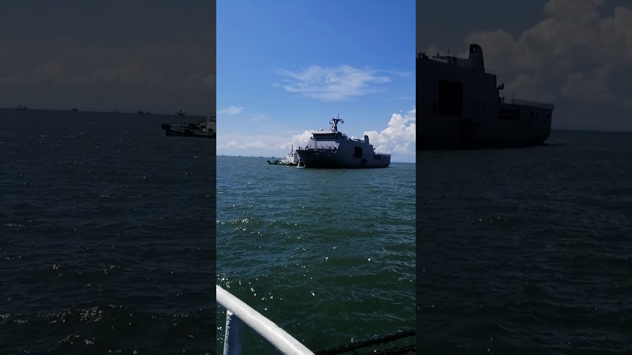 BRP DAVAO DEL SUR DOCKING AT BACOLOD PORT - YouTube