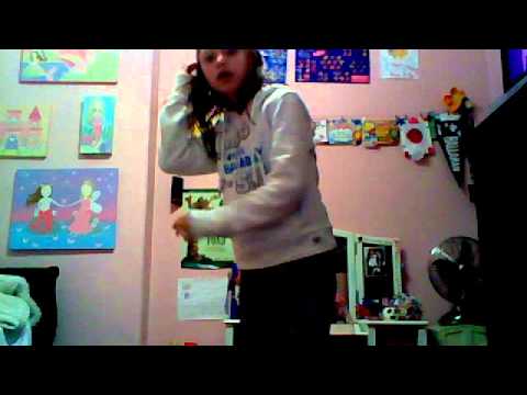 Me dancing to Katy Perry's California girls! - YouTube