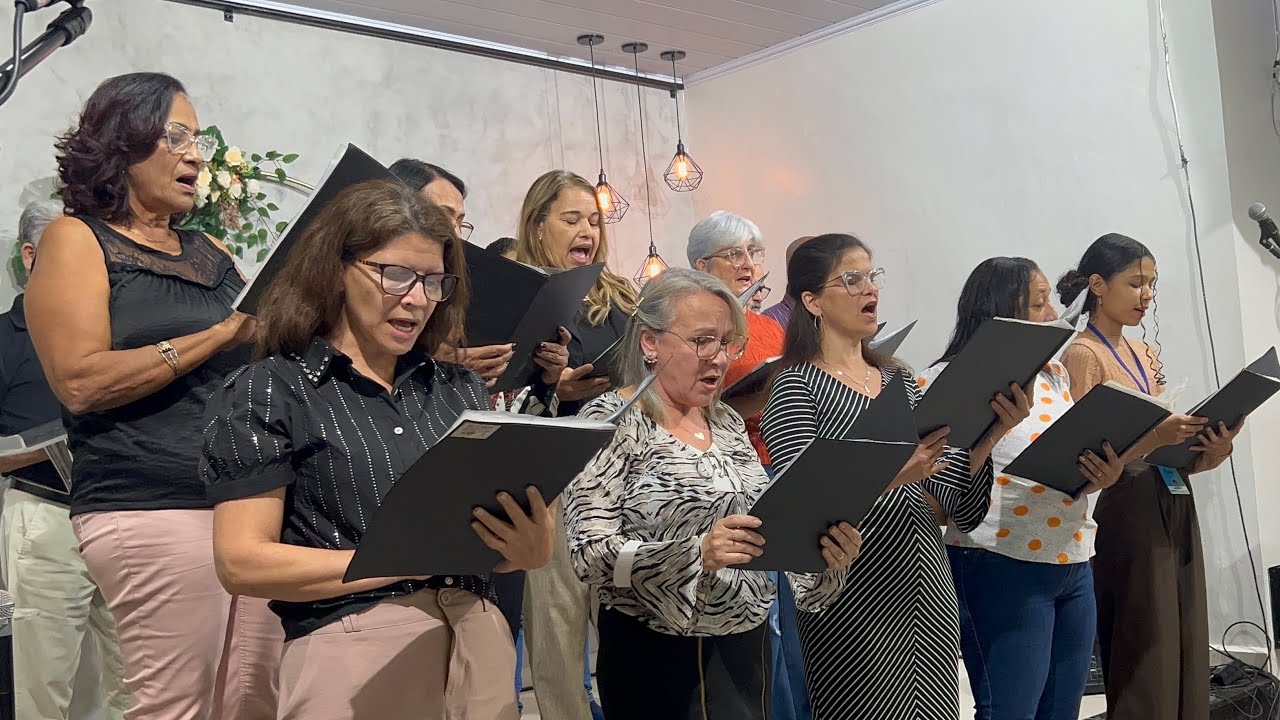 Coral Adonai - cantando a música - Quem tem posto a mão do arado. - YouTube