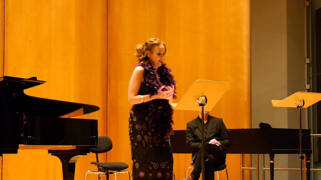 Alexandra Sherman (mezzo-soprano) sings B.Britten "Tell me the Truth ...