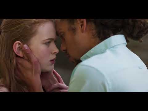 Sadie Sink All Kissing Scenes | Dear Zoe | 4K