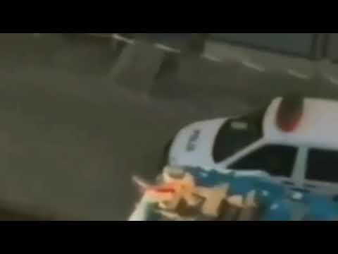 Balkondan bakmakta yasak