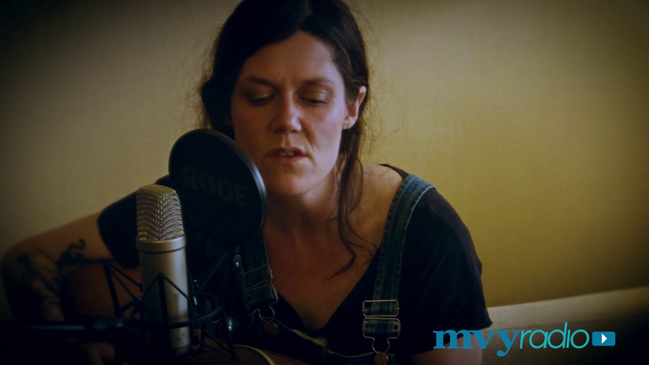 Lilly Hiatt performs "Records" for mvyradio - YouTube