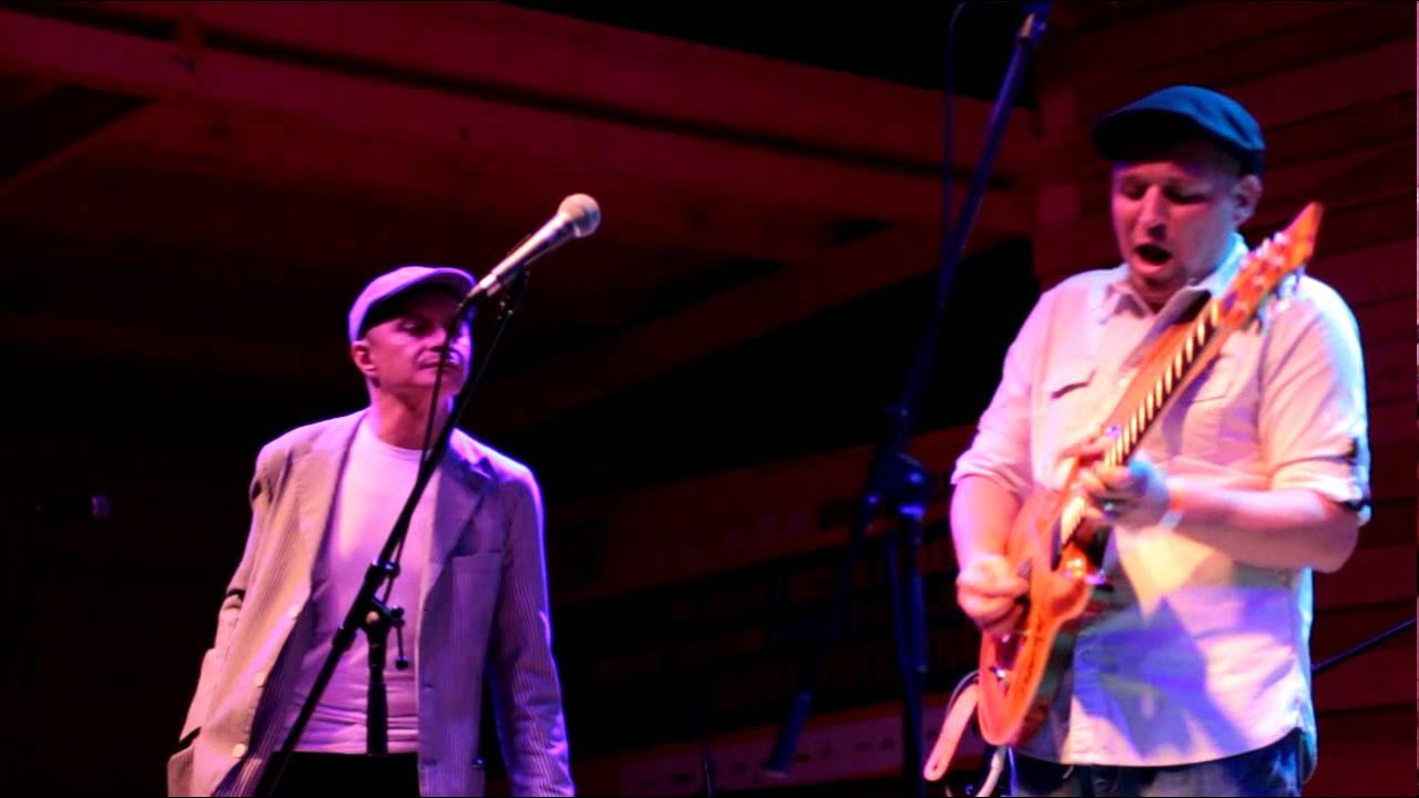 Little G Weevil - That's All Right 2014 Kobuci Blues Fesztivál - YouTube
