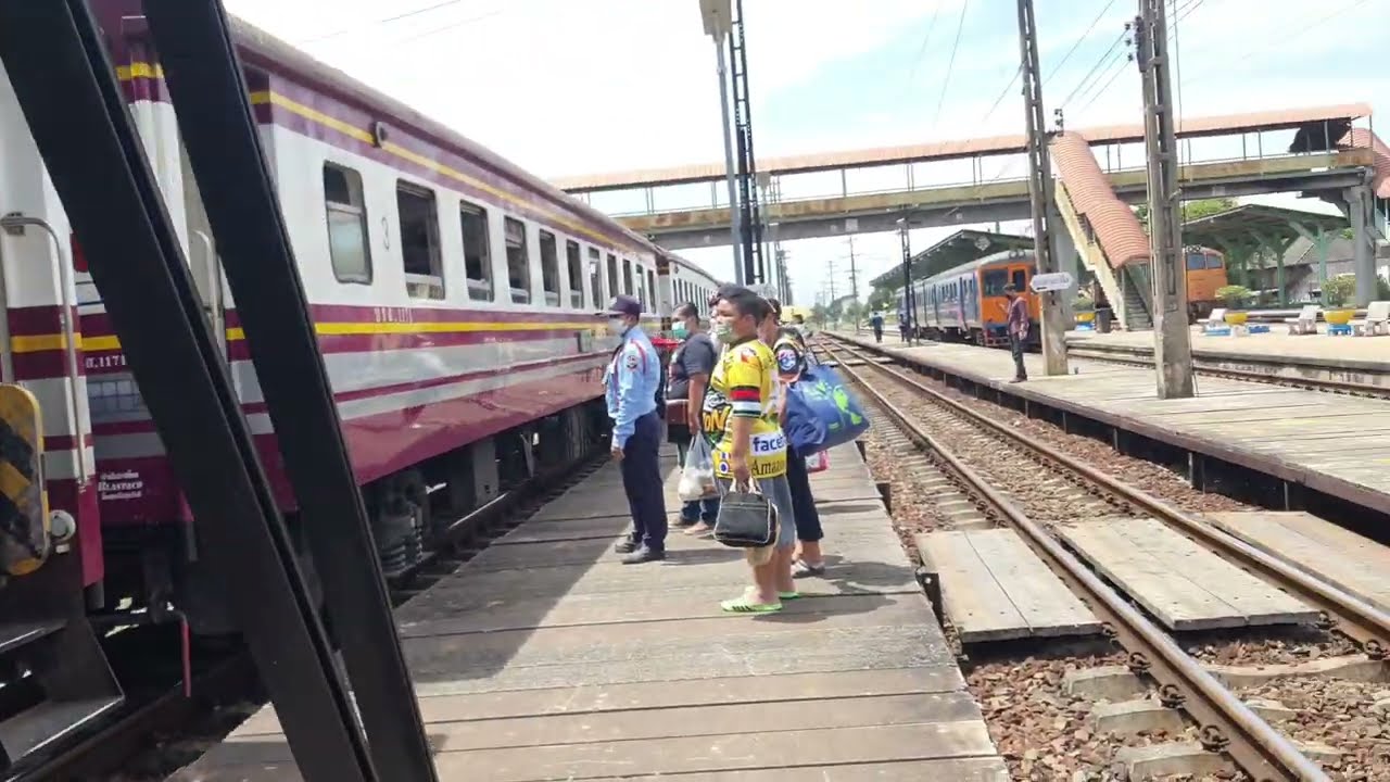ขบวน 234 จอดแก่งคอย ordinary train 234 at Kaengkhoi - YouTube