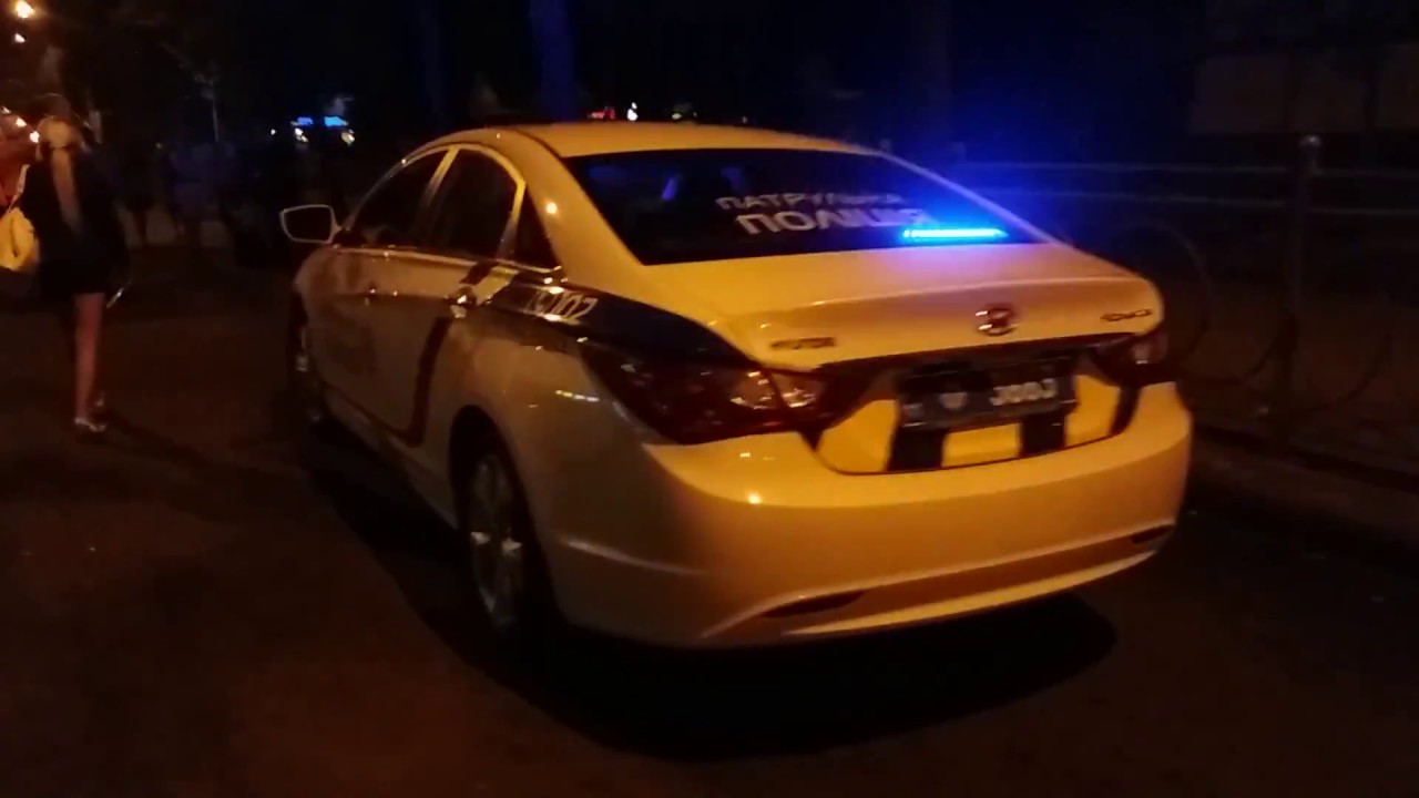 Hyundai Sonata slicktop police car on scene - YouTube
