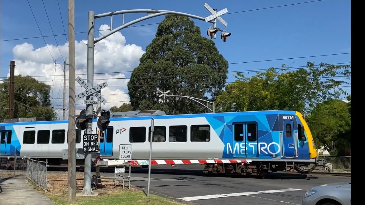 Level crossings on the Lilydale line - YouTube