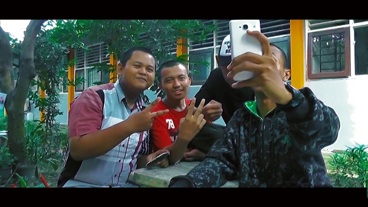 Contoh Iklan Teknologi Handphone/Gadget - YouTube