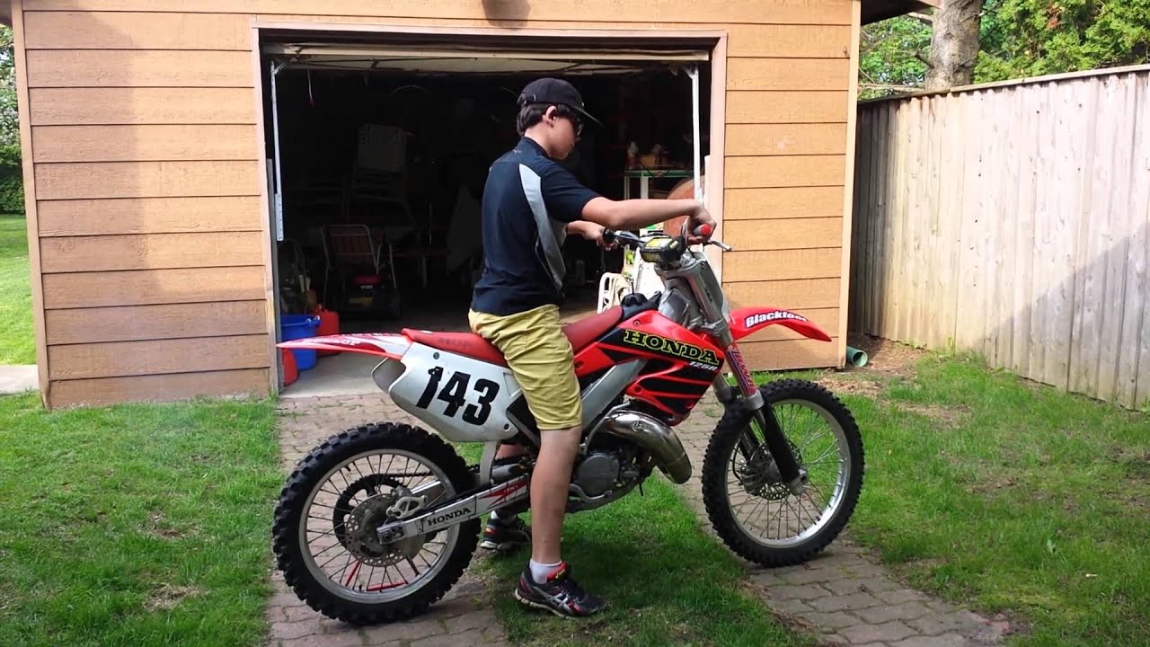 2001 cr125r - YouTube