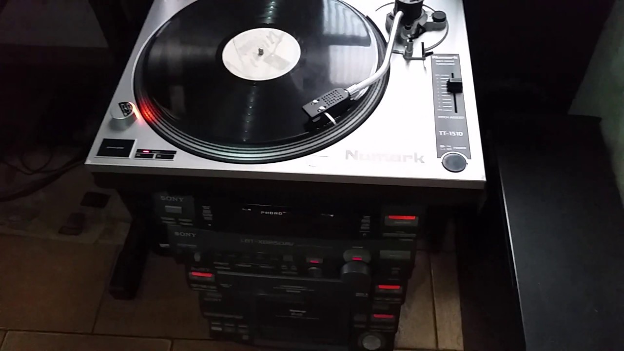 Toca Discos Belt-Drive Numark TT-1510 - YouTube