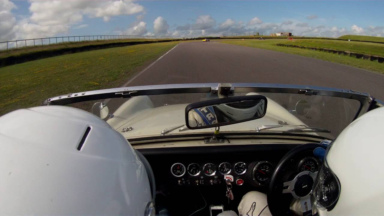 MG Midget 2.0 Zetec Anglesey International Circuit Trackday - YouTube