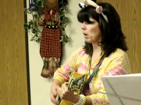 LIndi moo singing moo 0001 - YouTube