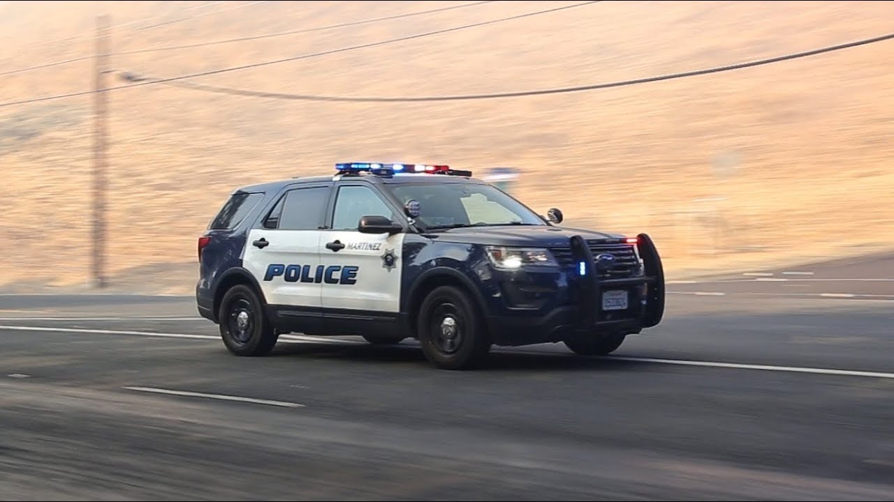 Fast Moving Wildfire - Fire Engines Responding & On Scene (Forest ...