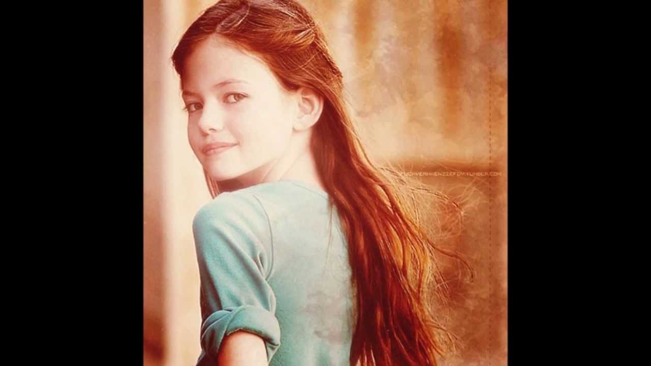 Mackenzie foy (Renesmee Cullen) - YouTube