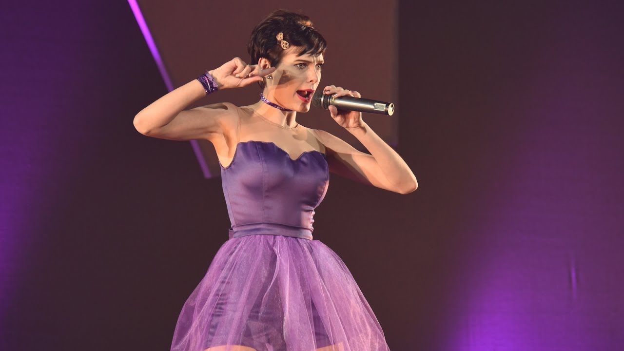 ALEXANDRA MAY Performs "Amazing" At Born To Perform 2016 - YouTube