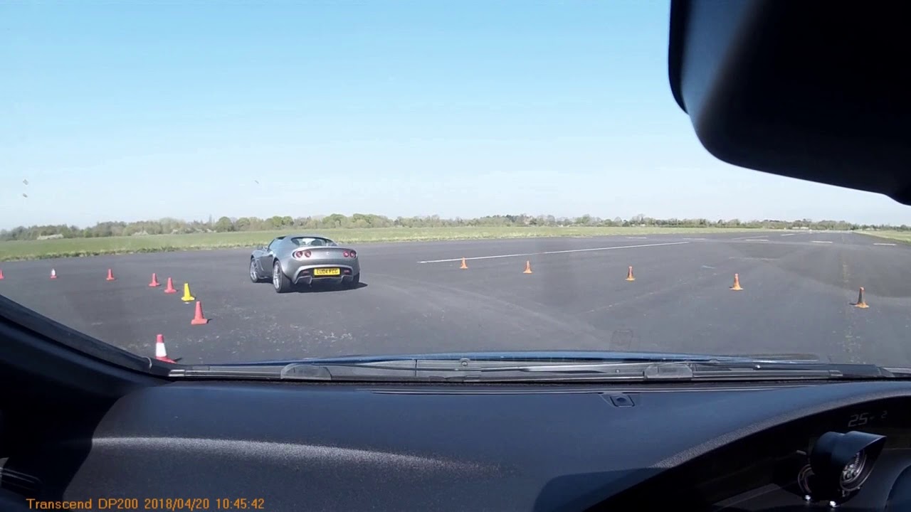 Abingdon airfield trackday 2018 #1 - YouTube