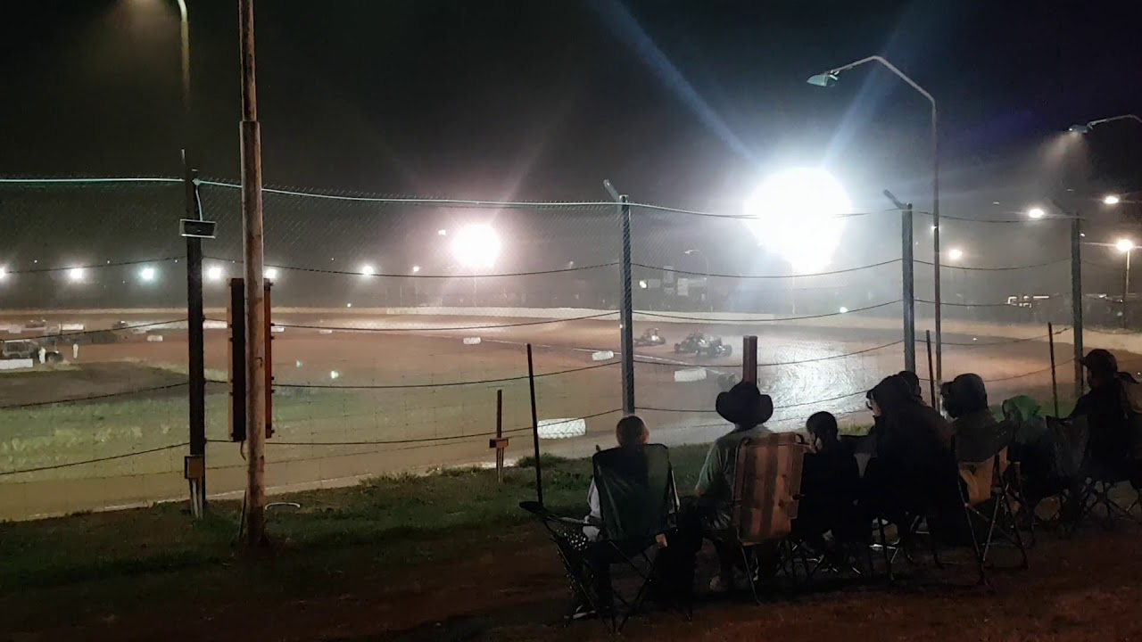 Dubbo Speedway Wingless Sprints Final (20 April 2019) - YouTube
