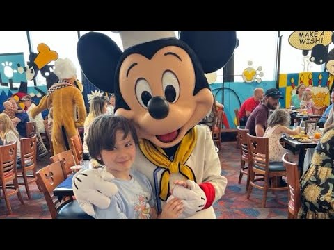 Chef Mickey’s, Pool Time, Magic Kingdom. Riding TRON!! - YouTube