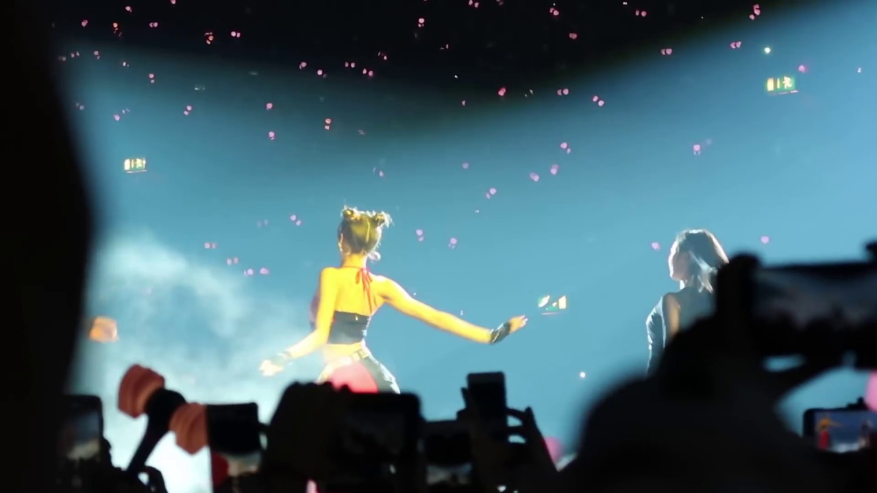 BLACKPINK LISA SOLO DANCE - YouTube