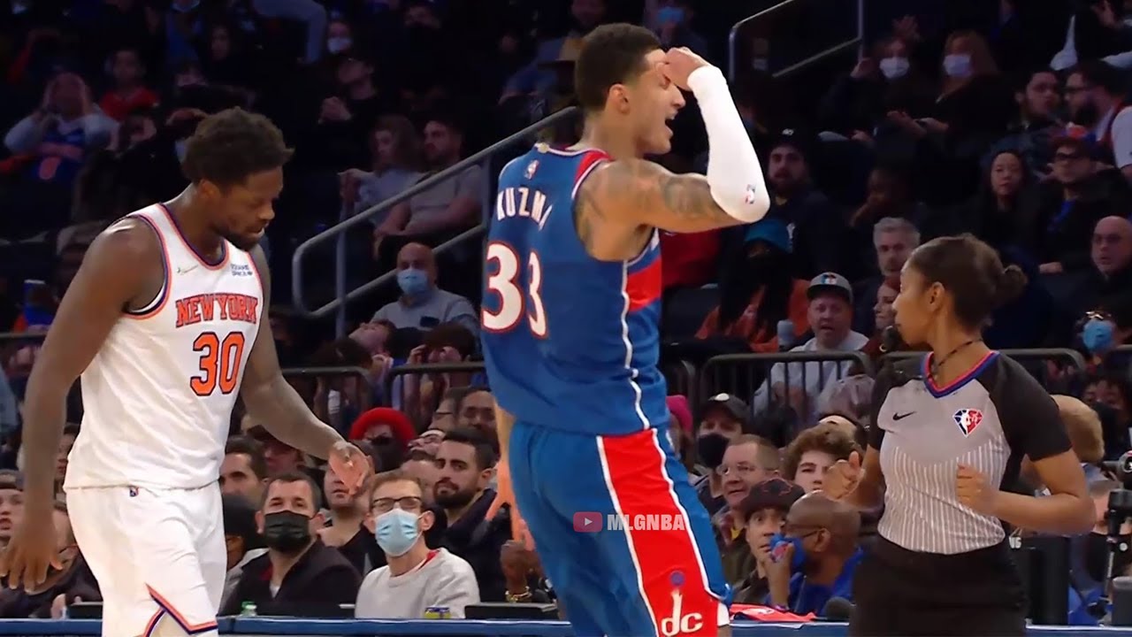 Kyle Kuzma with Melo celebration after hits the clutch 3 vs Knicks ...