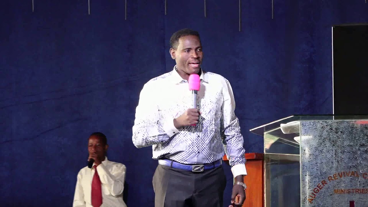 PASTOR YIGA:Miracle moment 2 - YouTube