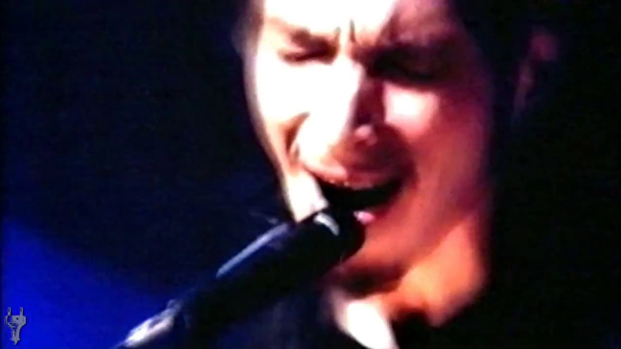 Soundgarden - Blow Up The Outside World (Live) - YouTube