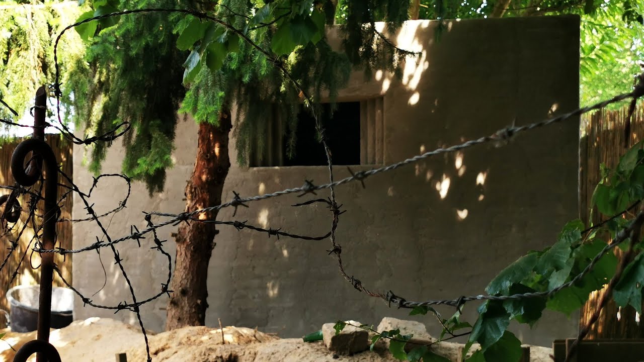 Making a WW2 MACHINE GUN BUNKER in my GARDEN next to my TRENCH!! Crazy ...
