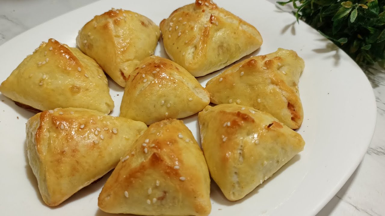 Flavourful pizza bites |chicken samosa |cheesy samosa |pizza dough ...