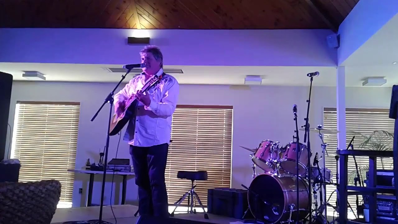 Kevin Greaves -Neon Light -at Paihia Country Music Festival - YouTube