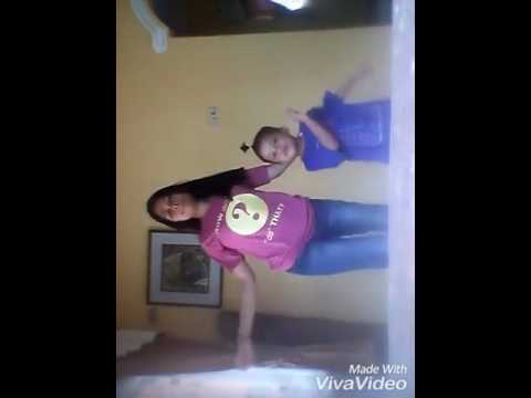 Joget kena sikut, pura\