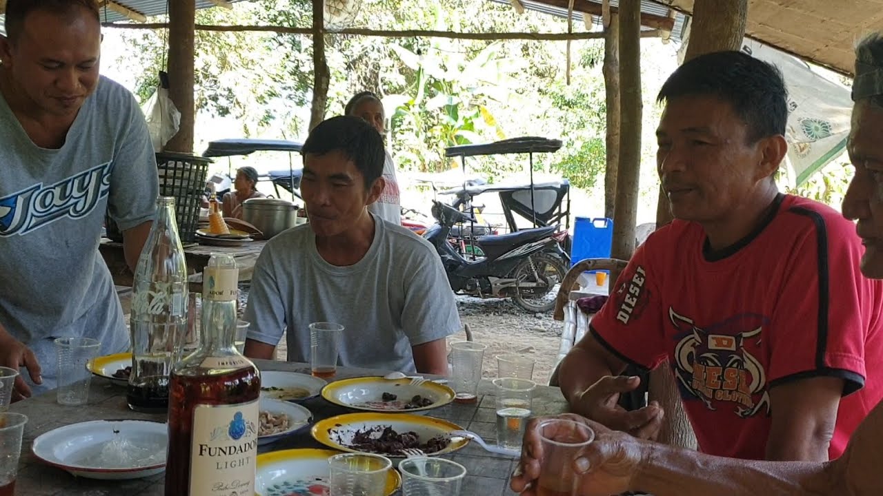 Piknik sa bukid Part 4, inuman at sayawan sissiwit dance - YouTube