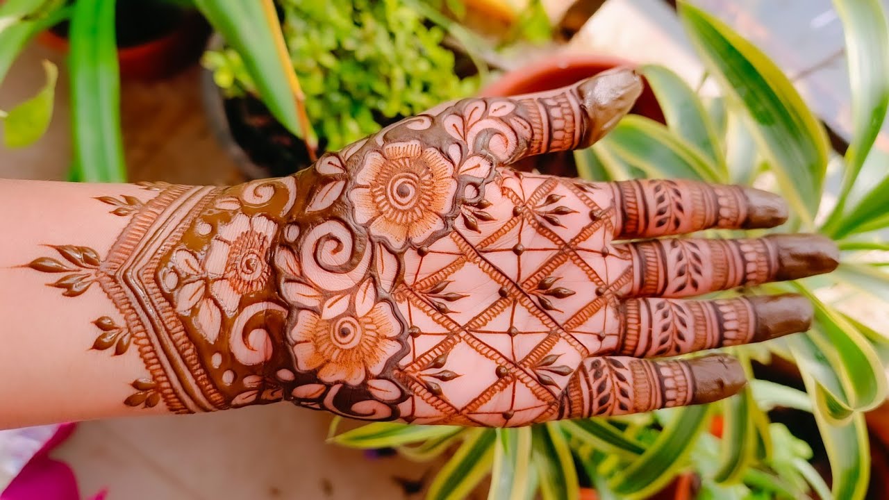 Easy Cutwork Mehndi Design With Checks and bride mehndi border for ...