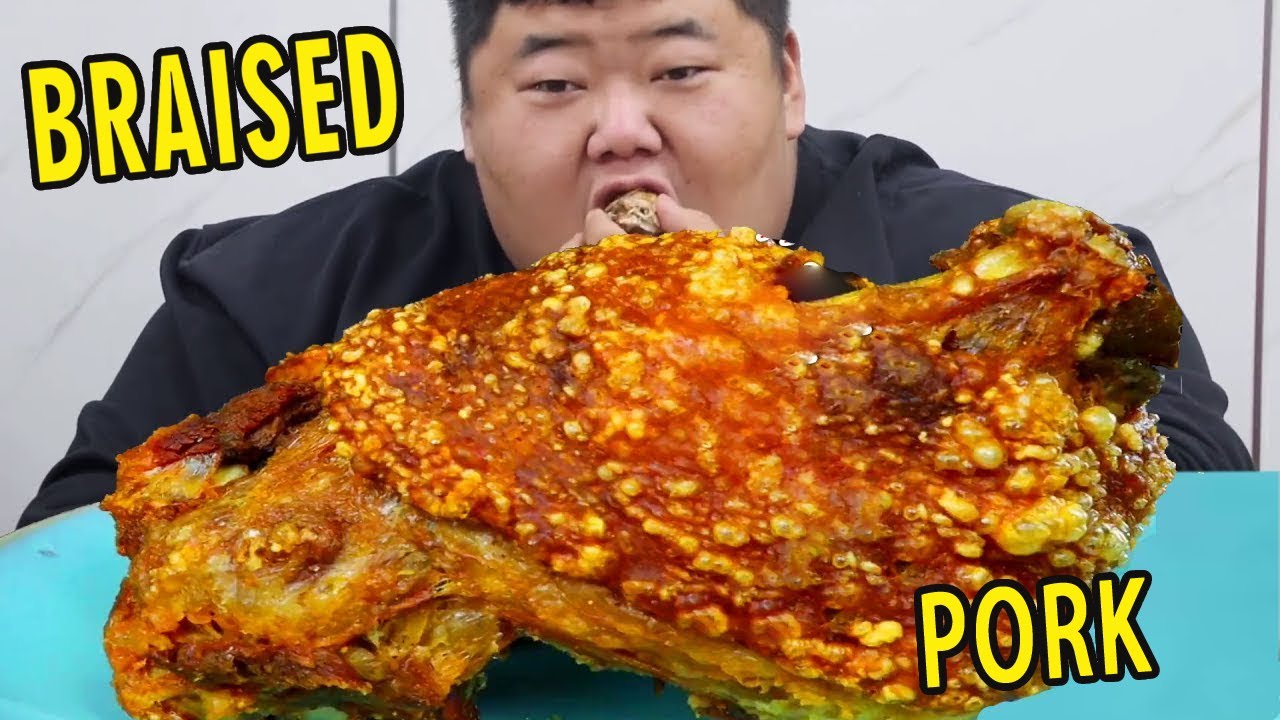 Monkey Brother makes “Crispy Roasted Pork Elbow”, it’s so enjoyable to ...