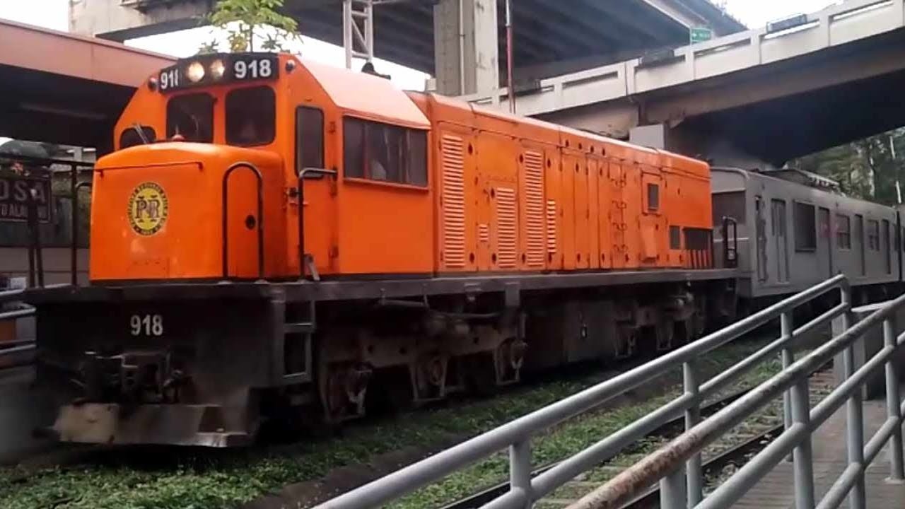PNR DEL 918 + EMU 04 Train ride From Sta mesa to EDSA | Onboard MoHa 15 ...