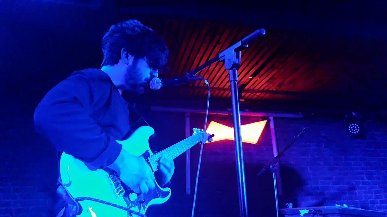 CLUBZ - Popscuro @ Bar Loreto - YouTube