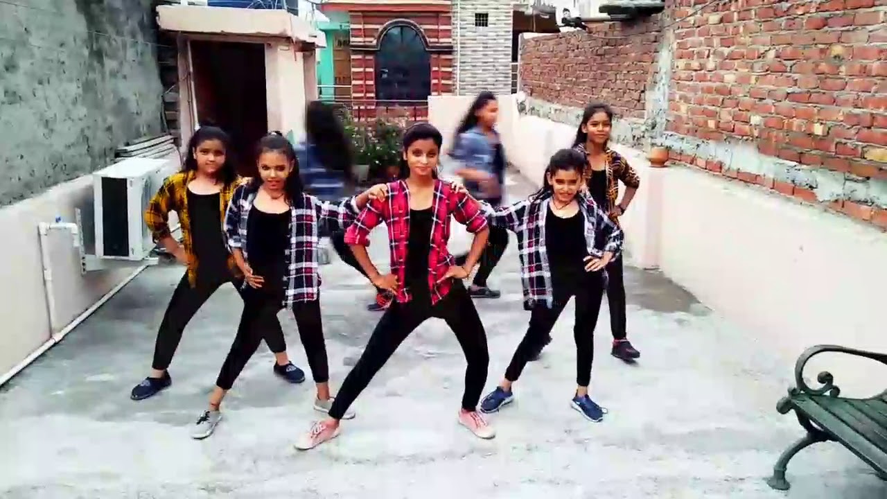 Dilbar dilbar dance 2018 - YouTube