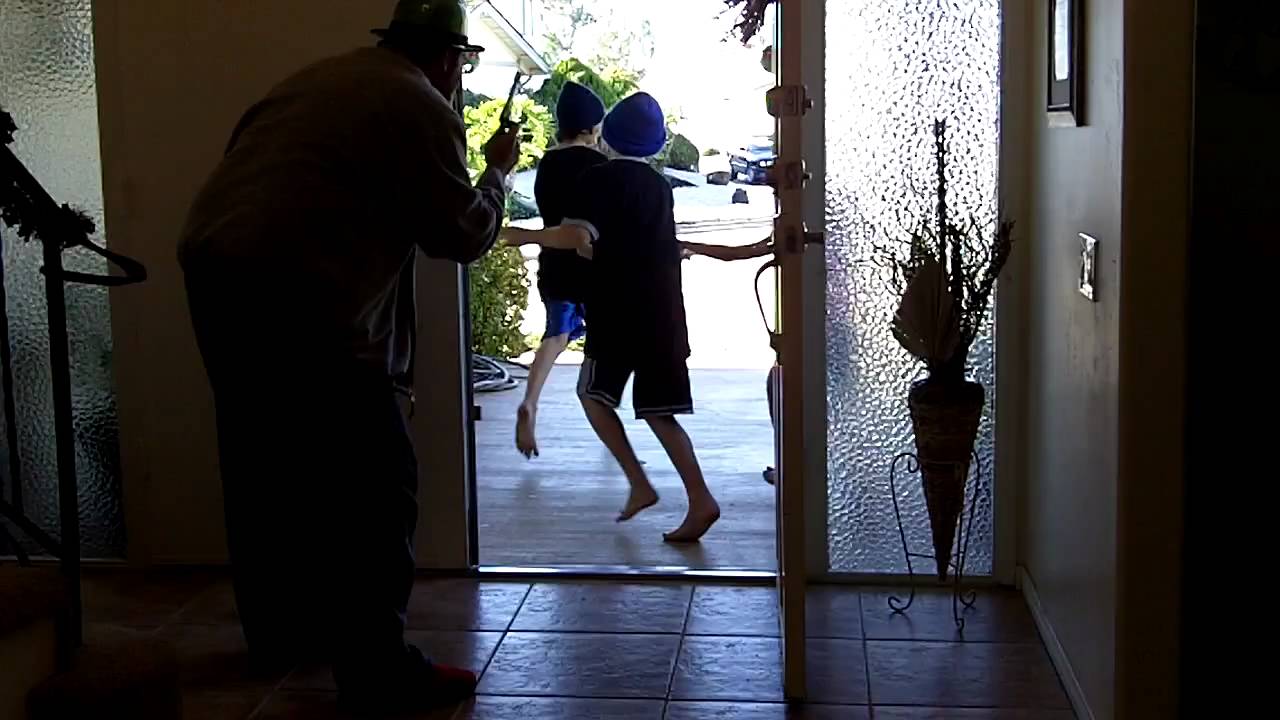 Old Man Fights Back! - YouTube