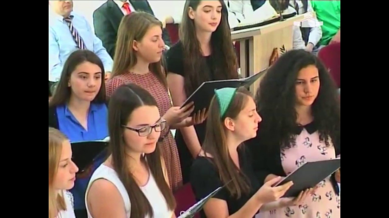 Cat voi trai, pe Isus voi urma - Corul LTB-Arad - YouTube