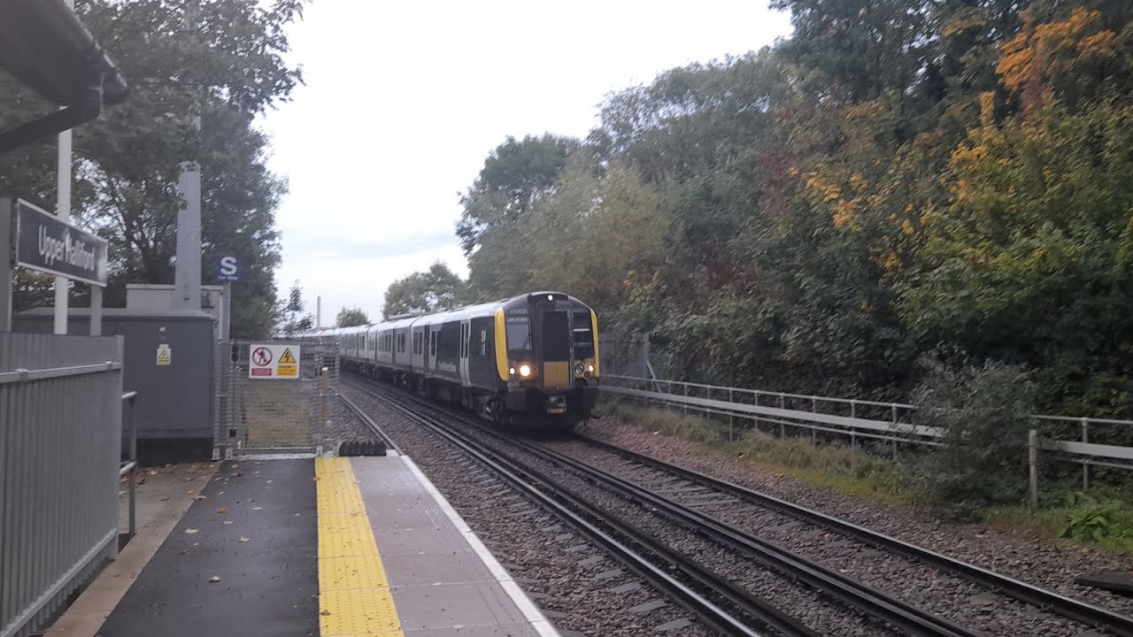 SWR Class 450 approaching Upper Halliford- 17/9/22 - YouTube