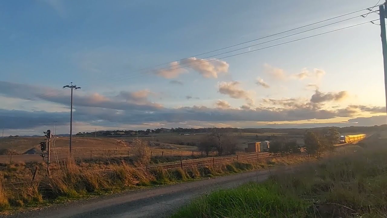 XPT at Joppa Junction, NSW. - YouTube