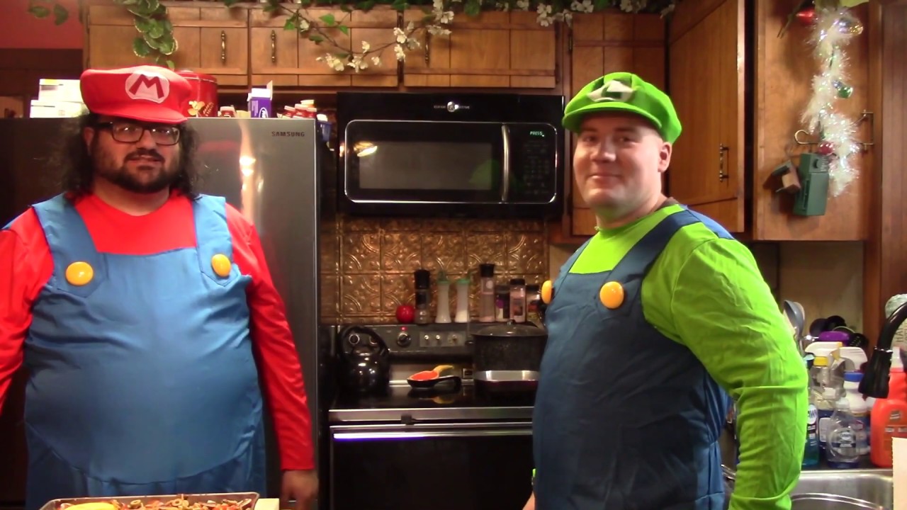 Mama Mia! Pizza | Cooking With Butters: #4 - YouTube