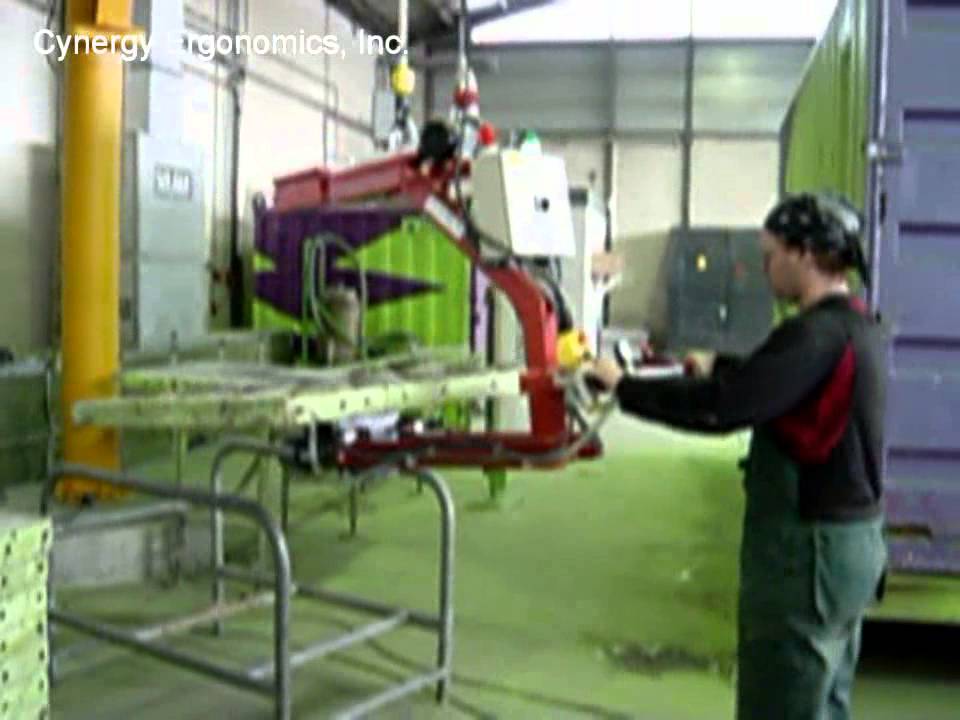 Ergonomic Vacuum Lifter to Lift and Rotate Molds - YouTube